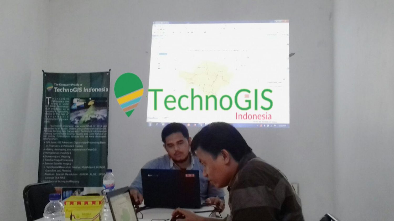 Pelatihan GIS Dasar Dinas Pekerjaan Umum dan Penataan Ruang Kab Jabung ...