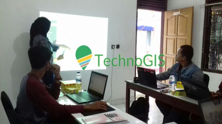 Pelatihan QuantumGIS ( QGIS ) Tingkat Dasar PT. ADHYA TIRTA BATAM | TechnoGIS Indonesia