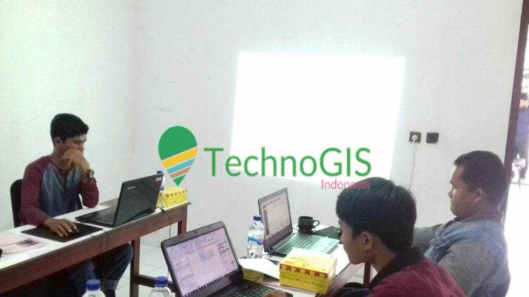 Pelatihan QuantumGIS ( QGIS ) Tingkat Dasar PT. ADHYA TIRTA BATAM | TechnoGIS Indonesia
