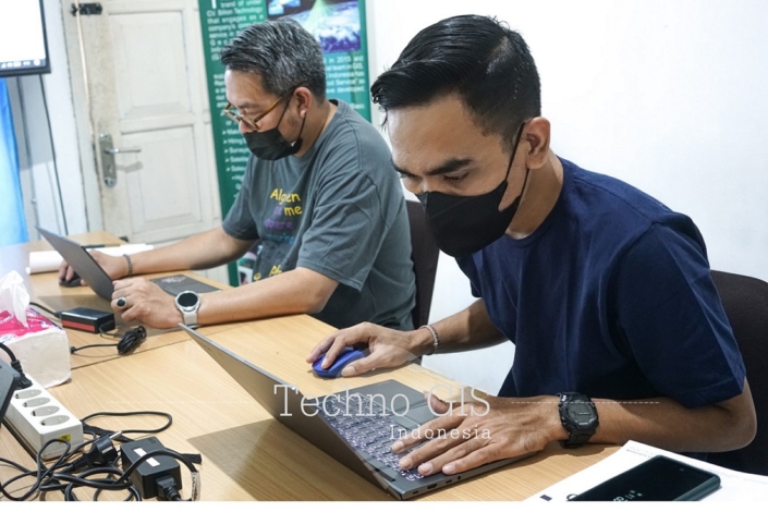 Pelatihan Integrasi Data GIS untuk Aktualisasi Sebaran Data HIV-AIDS ...
