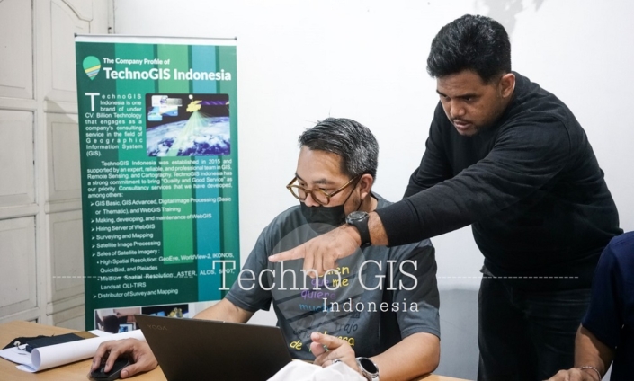 Pelatihan Integrasi Data GIS untuk Aktualisasi Sebaran Data HIV-AIDS ...